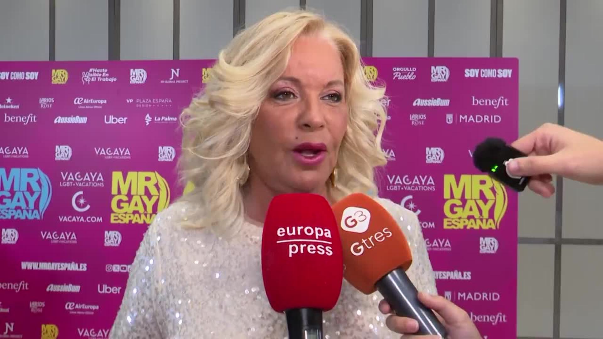 Ágatha Ruiz de la Prada, implacable, se posiciona con Bárbara Rey y ... Ágatha Ruiz de la Prada, implacable, se posiciona con Bárbara Rey y ...