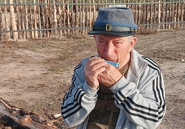 Chomin, el chico de Burgos que tocaba la armónica en El Bueno, el Feo y ...