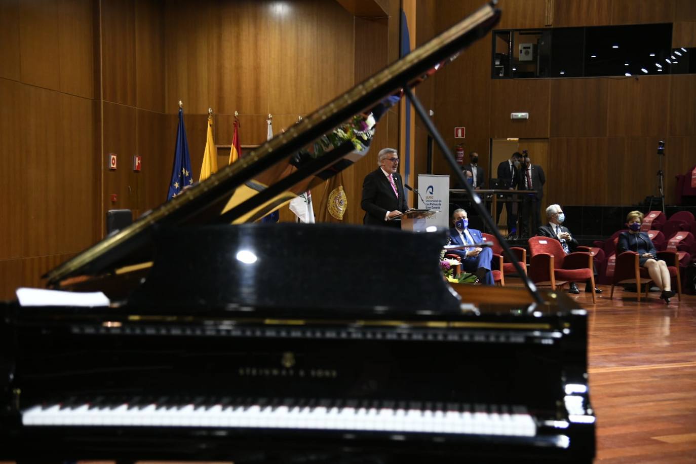 Fotos: Toma de posesión de Lluís Serrá como nuevo rector de la ULPGC ...
