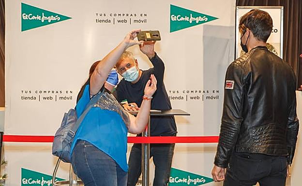 Sergio Dalma deleita a sus fans en El Corte Inglés de la capital ...