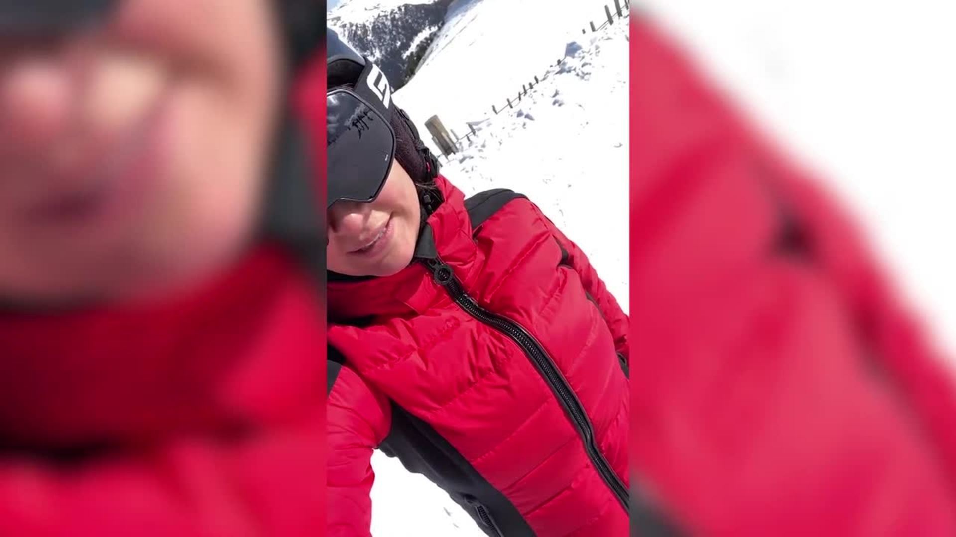 María Pombo y Pablo Castellano disfrutan con su hijo de la playa ...