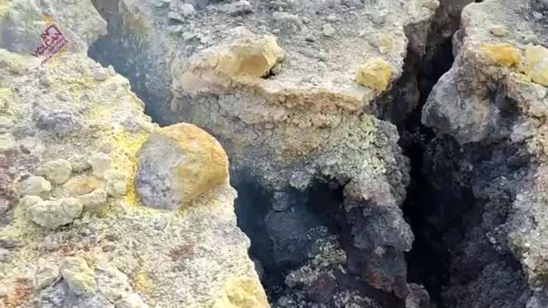 Involcán revela las grietas del volcán Tajogaite | Canarias7