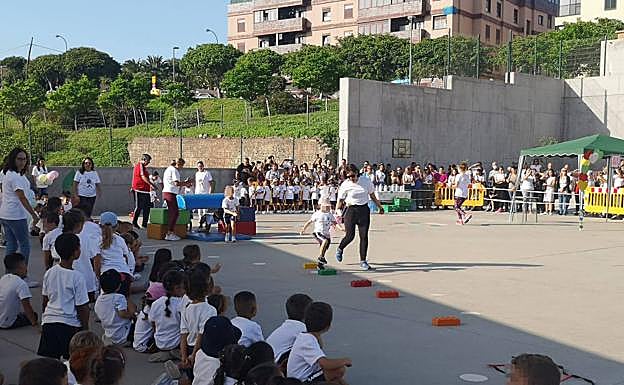 El alumnado del colegio Martín Chirino corre contra la leucemia y ...