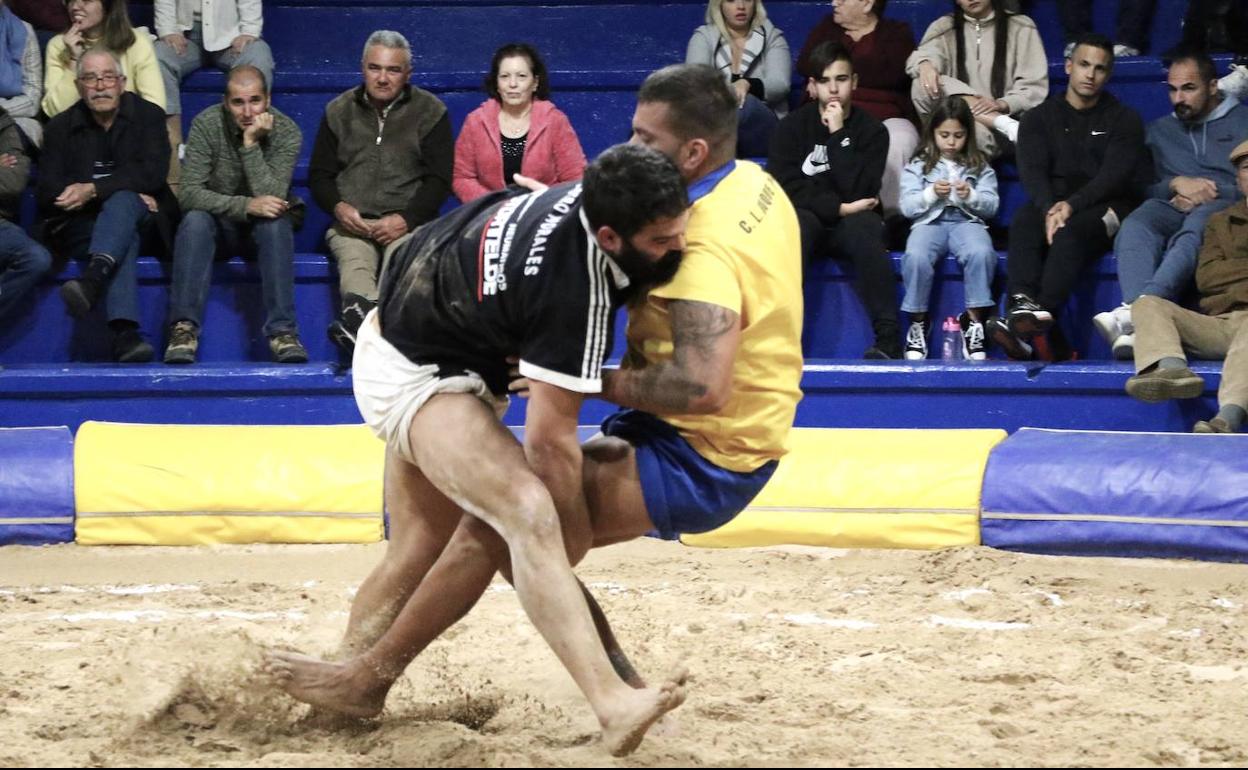 El Castro Morales sufre para imponerse al Roque Nublo y continuar con ...
