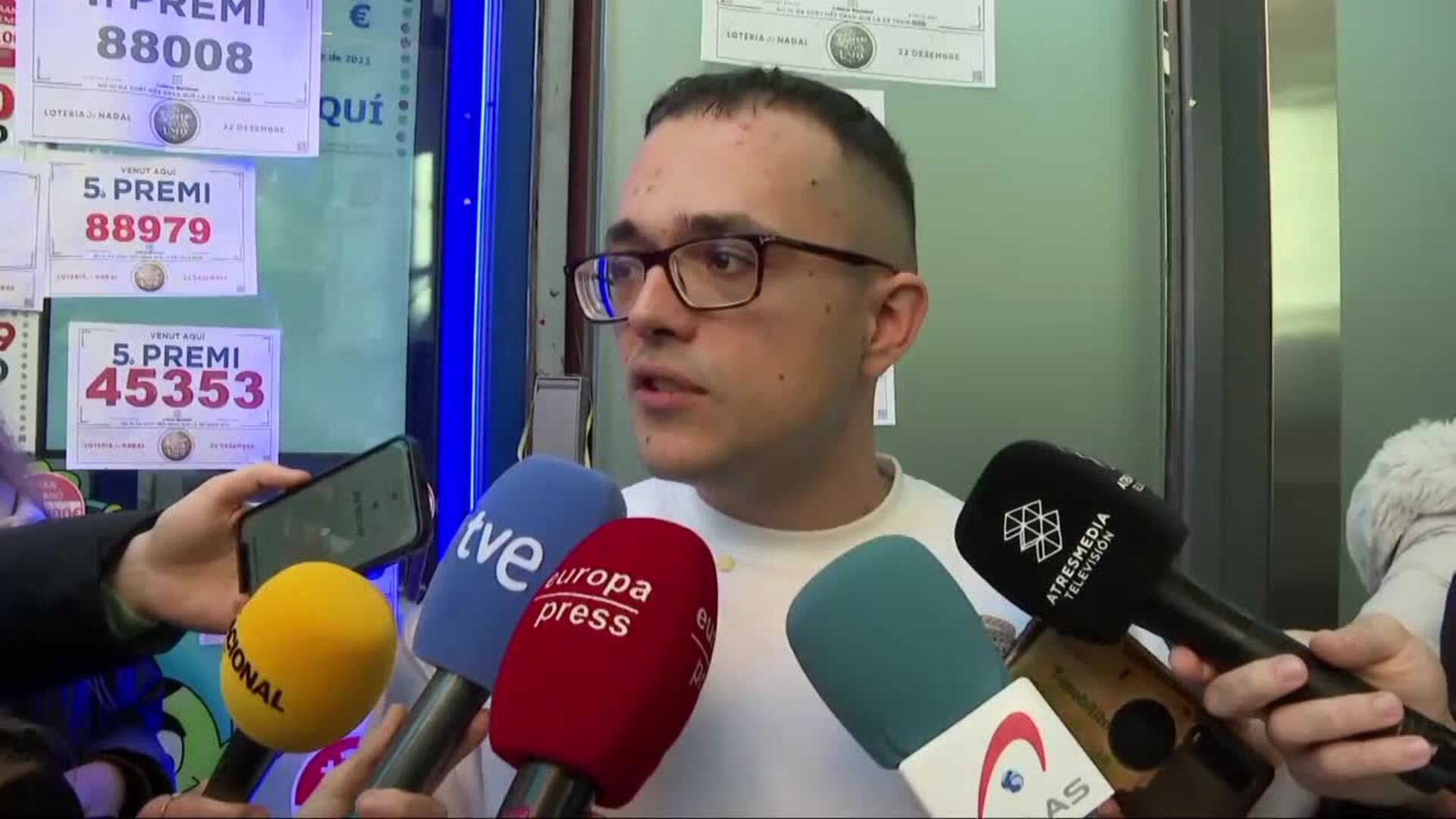 Un lotero de Arenas de Barcelona reparte 5 premios gracias a una piedra ...