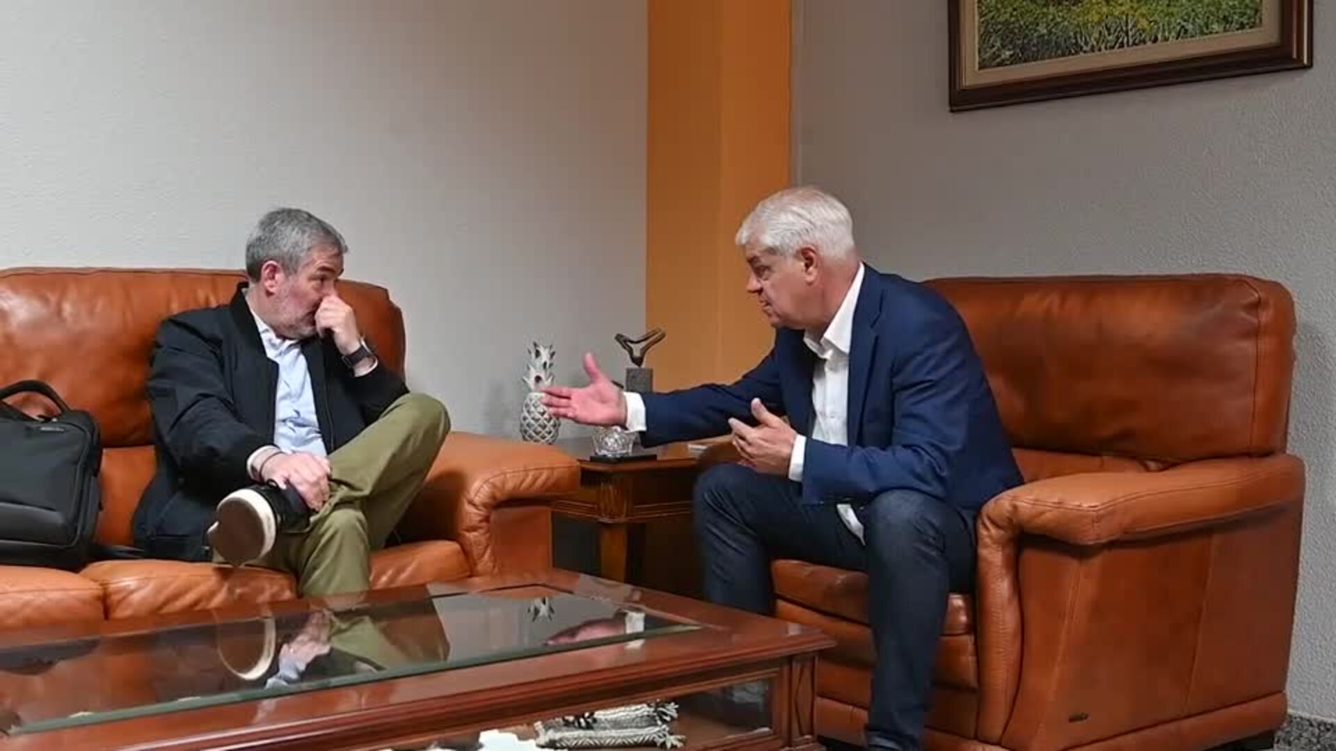Fernando Clavijo se reúne con el presidente del Cabildo de El Hierro ... Fernando Clavijo se reúne con el presidente del Cabildo de El Hierro ...