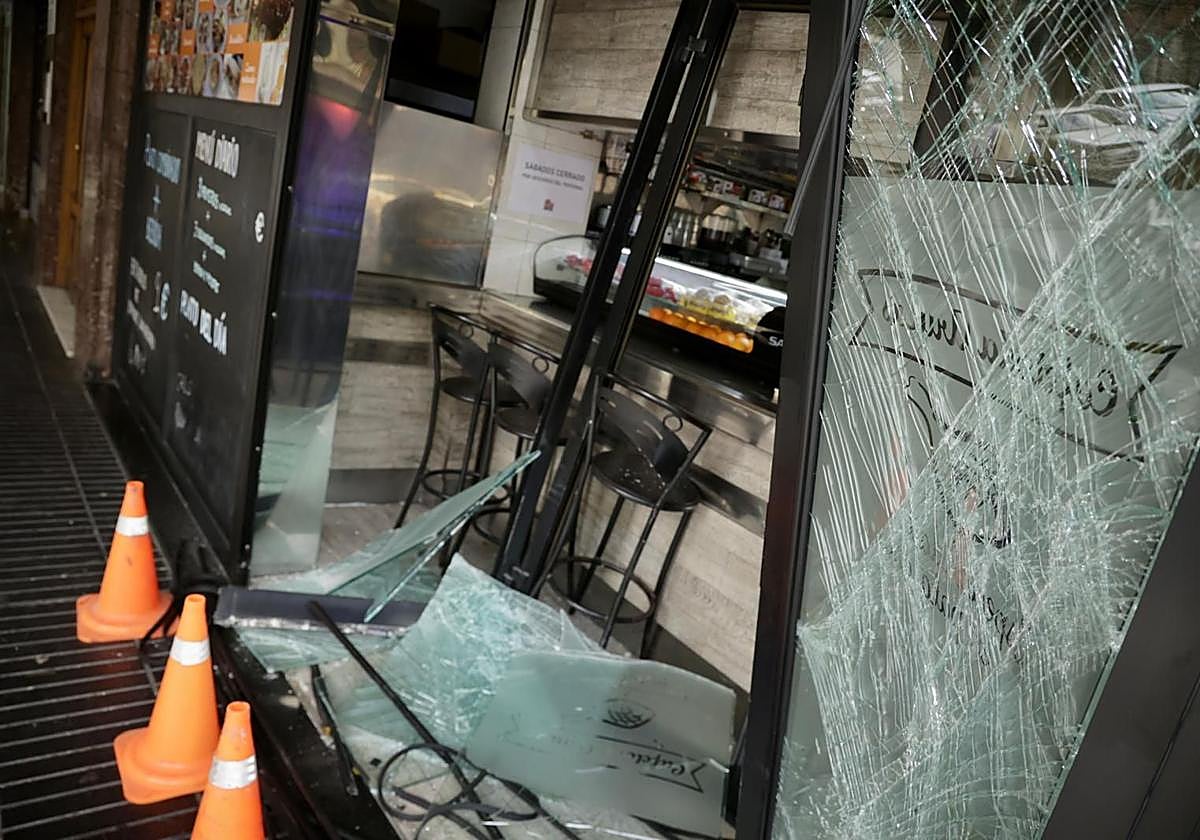 Así quedó una cafetería en la capital grancanaria tras el intento de ...