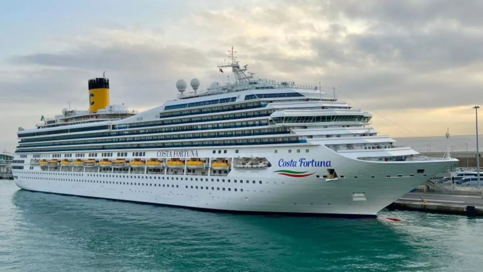 El Costa Fortuna retoma su ruta tras su avería en Arrecife | Canarias7