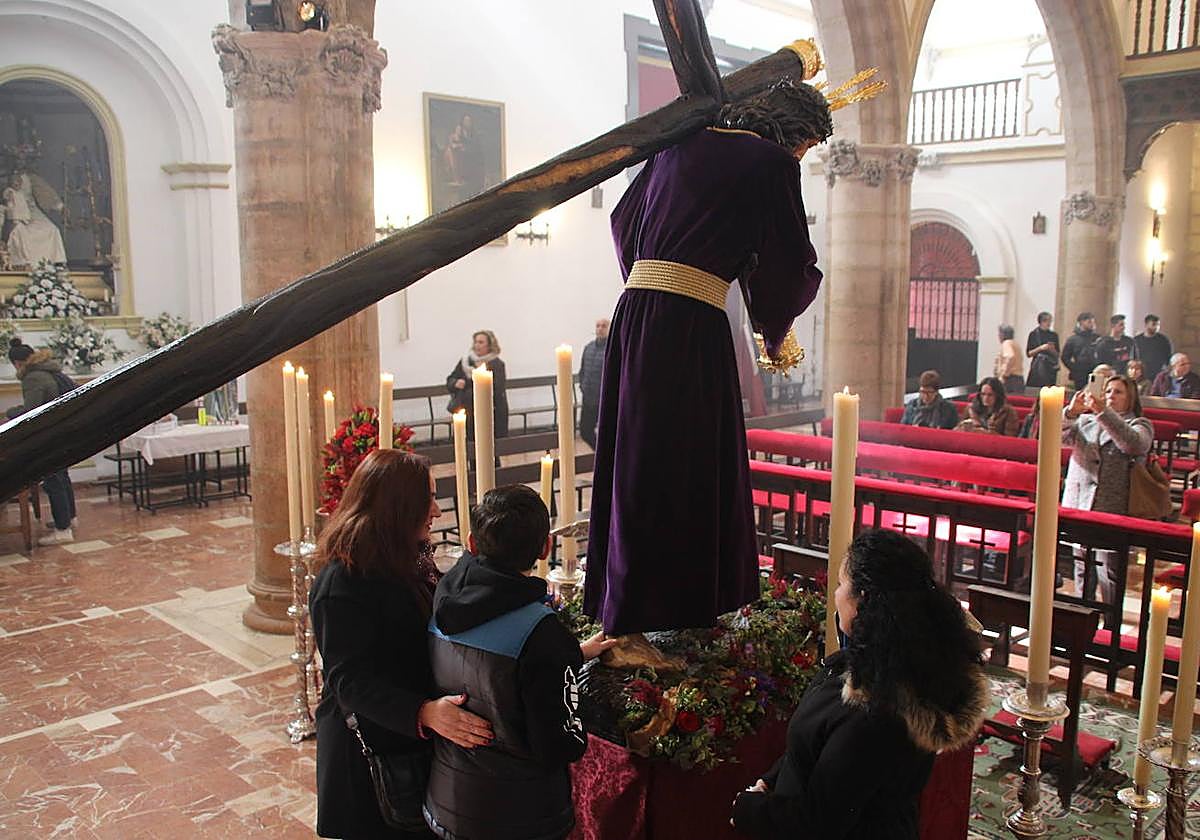 «La salud está por encima, es lo que más le piden a Padre Jesús, pero ...