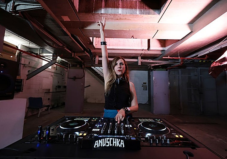 DJ Anuschka: «¿Filósofa del breakbeat? Diría más bien que soy una ...