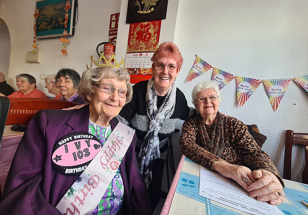 Ivy Rhodes, la británica de 103 años que vive sola en Benalmádena ...