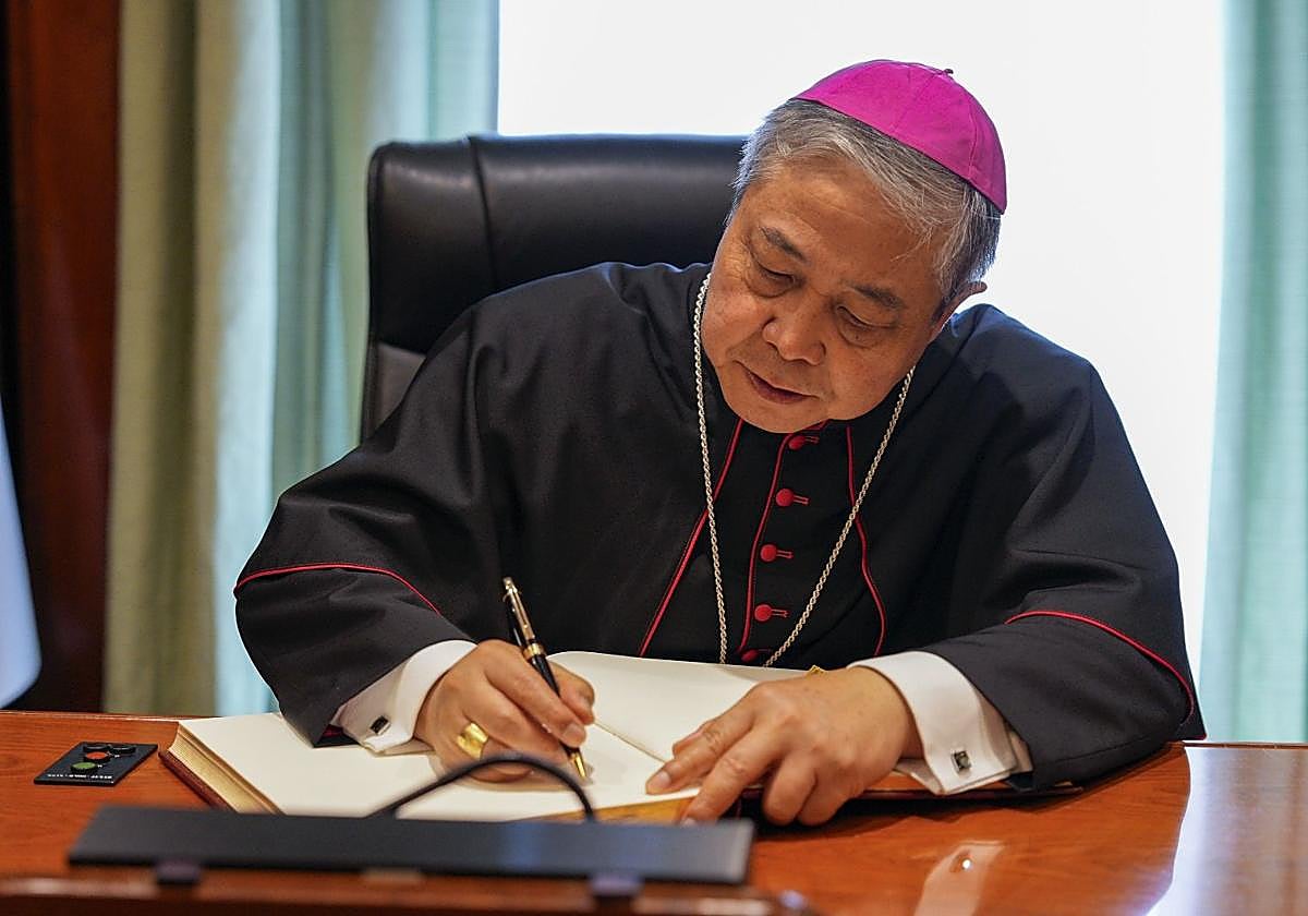 El nuncio de la Santa Sede en España visita por primera vez Marbella ...