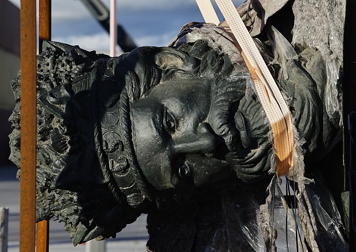 Ginés Serrán, el artista de las esculturas gigantes del Puerto: «Que ...