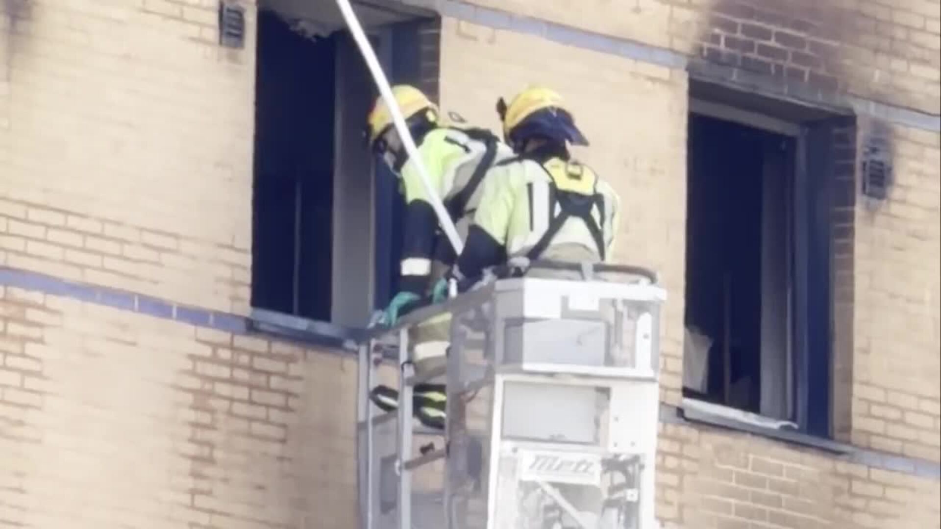 Dan por extinguido el fuego en el hotel Ibis de Málaga | Diario Sur