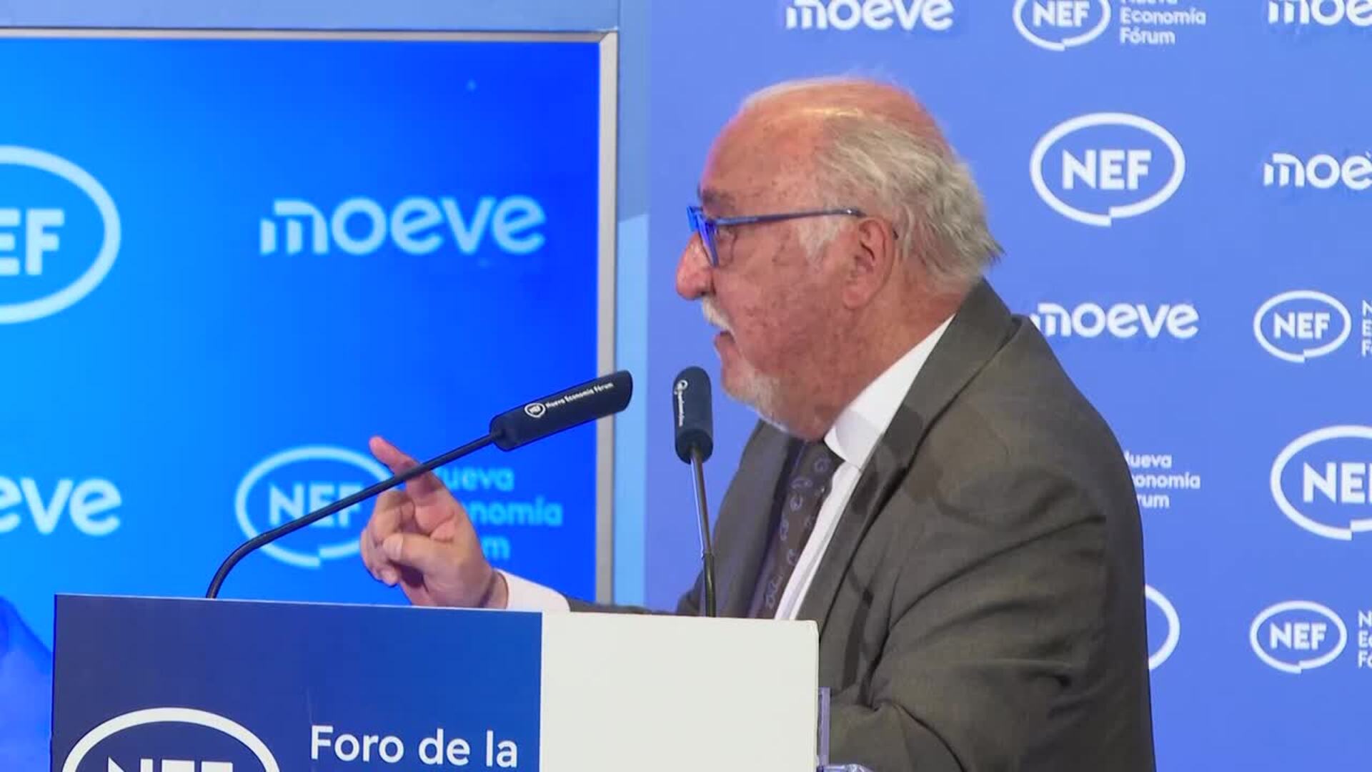 Pere Navarro (DGT) insta a llevar la baliza V16 este verano | Diario Sur