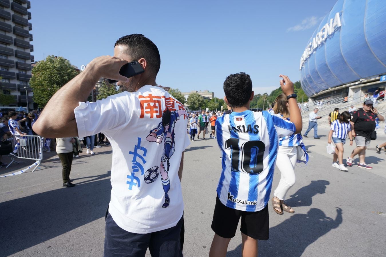 Ambientazo en las inmediaciones del Reale Arena | El Diario Vasco