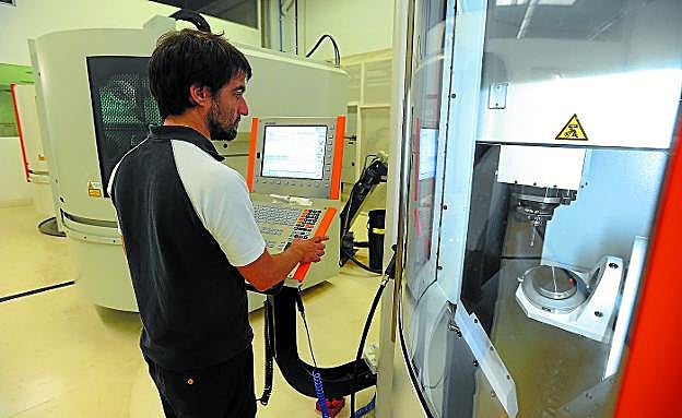 El grupo Straumann se hace con el control total de la guipuzcoana ...