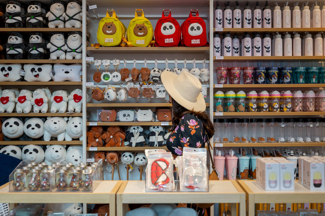 Fotos: Largas colas en la apertura de MINISO en Donostia | El Diario Vasco