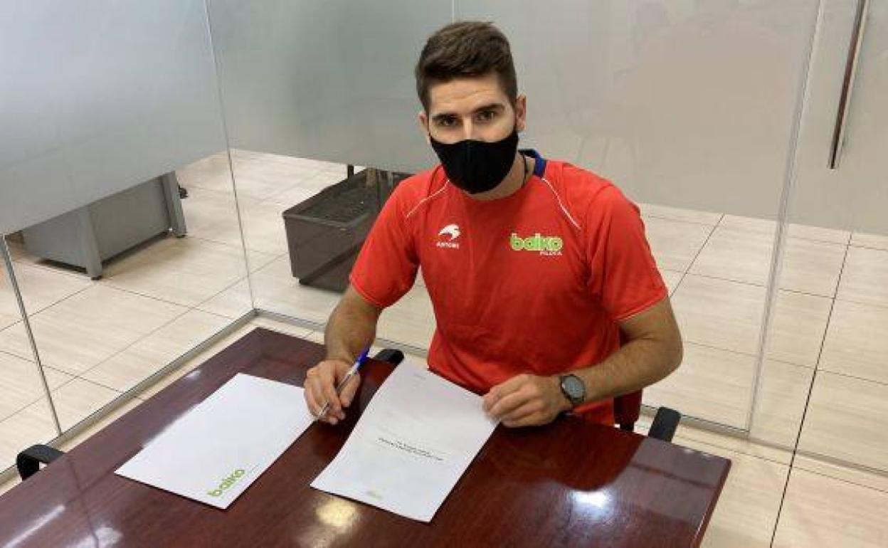 Axier Arteaga renueva contrato para dos años con Baiko | El Diario Vasco