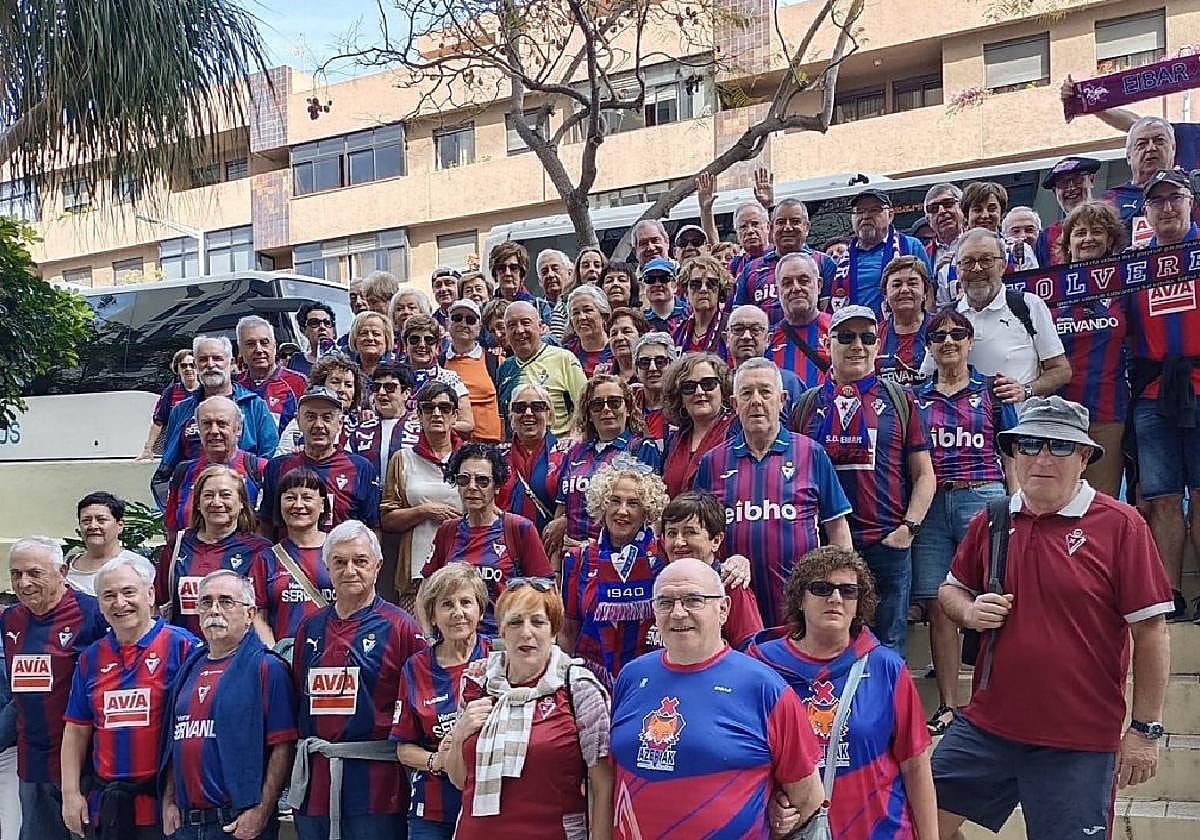 Eibar: La afición armera no faltó en Tenerife | El Diario Vasco