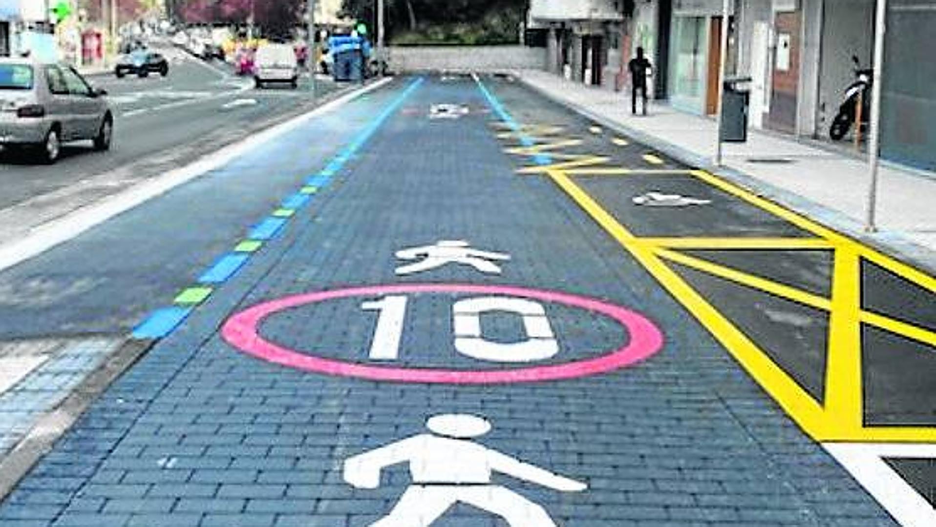 Finalizan las obras de reasfaltado y ampliación de la acera de la ...