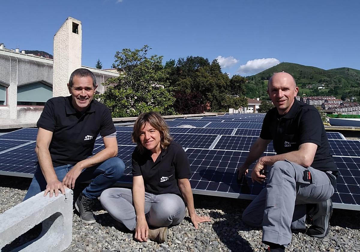 IMH Campus instala 200 placas solares con las que generará energía para ...