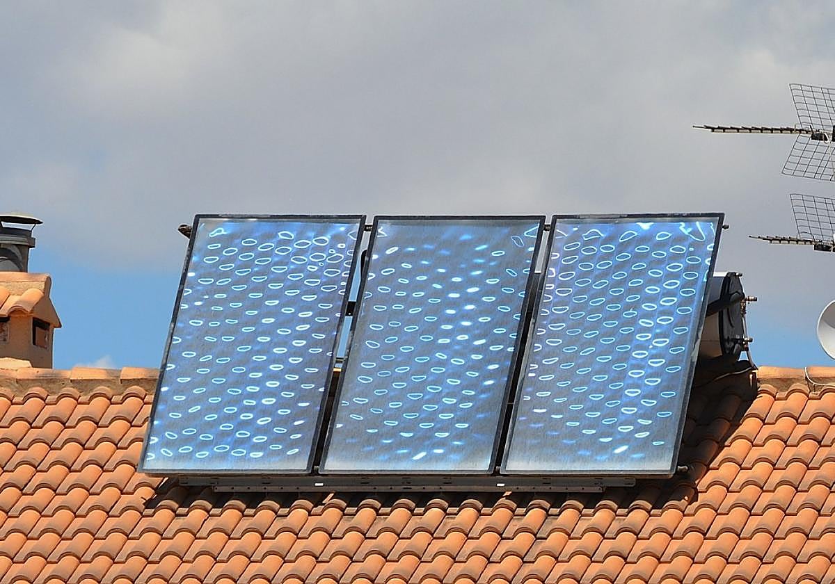Cubiertas de tres edificios municipales tendrán placas fotovoltaicas de ...