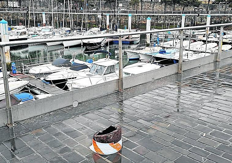 Sirimiri: Noray roto desde hace tres años en el Muelle | El Diario Vasco
