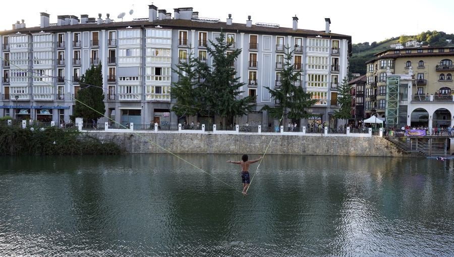 Equilibrismos sobre el río | El Diario Vasco