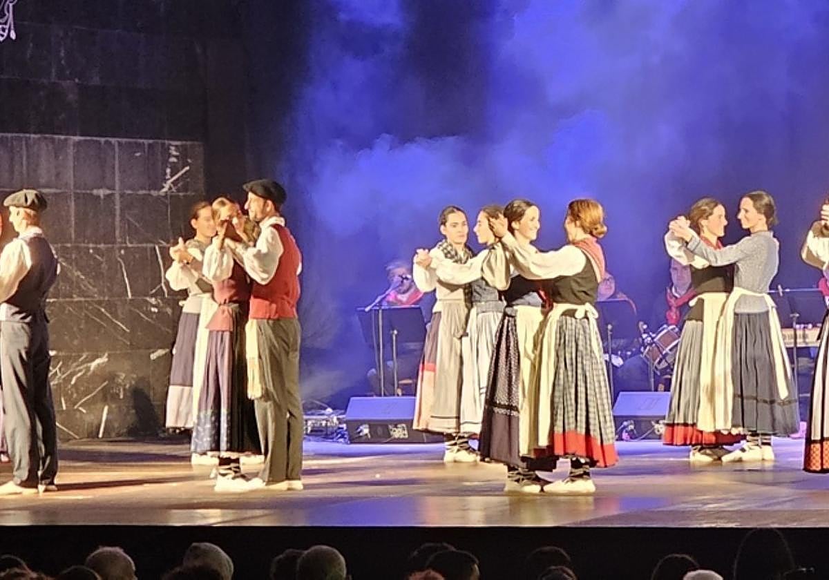 Beasain: Exitoso festival de dantza de Aurtzaka | El Diario Vasco
