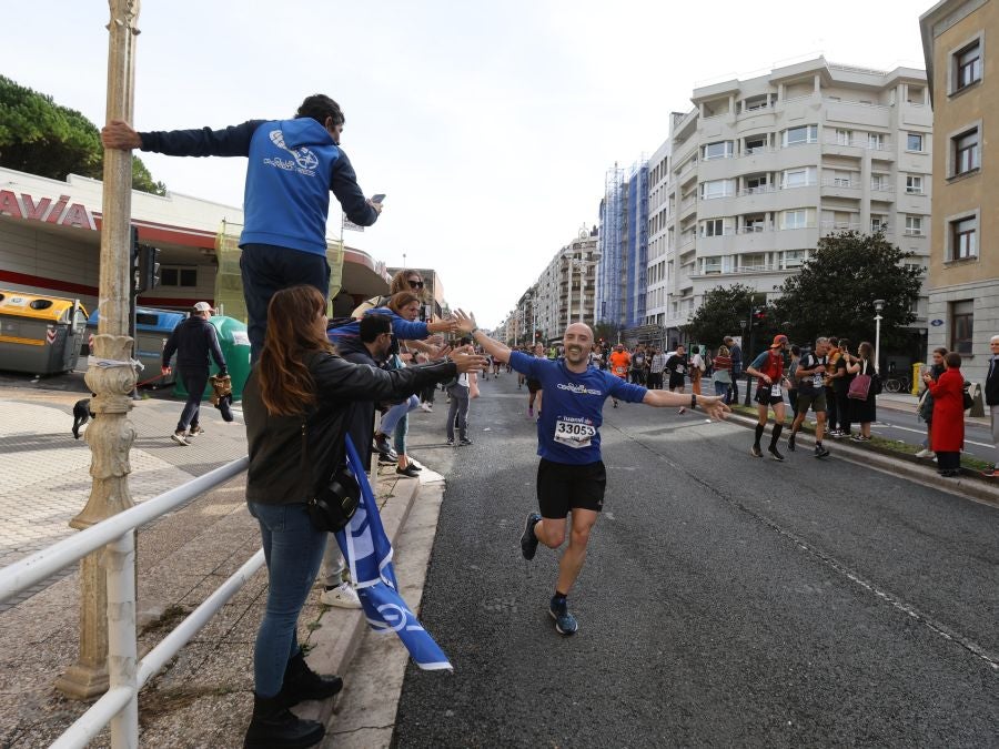 Fotos de la Behobia 2023 a su paso por Avenida Navarra en Gros | El ...