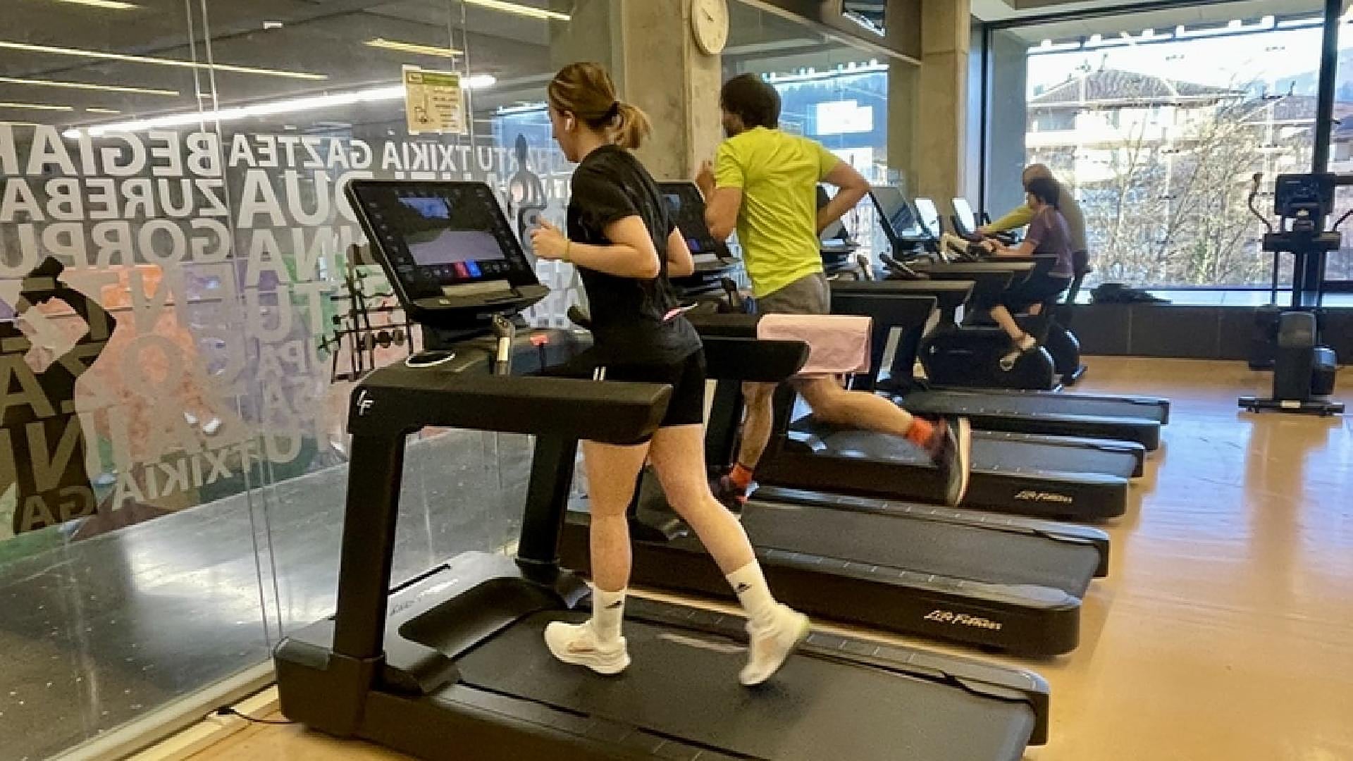 Aretxabaleta: El polideportivo renueva las áreas de fitness | El Diario ...