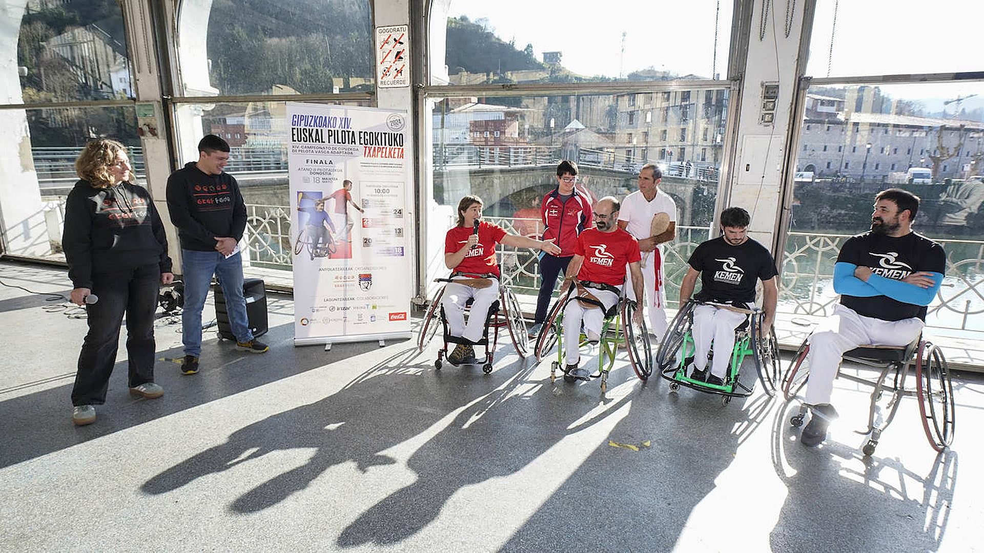 Pelota adaptada: «Iremos encantados a donde nos llamen, queremos jugar ...