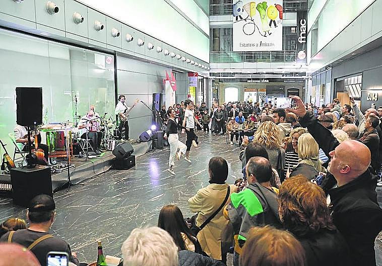 Sirimiri: Animación en la galería de San Martin | El Diario Vasco