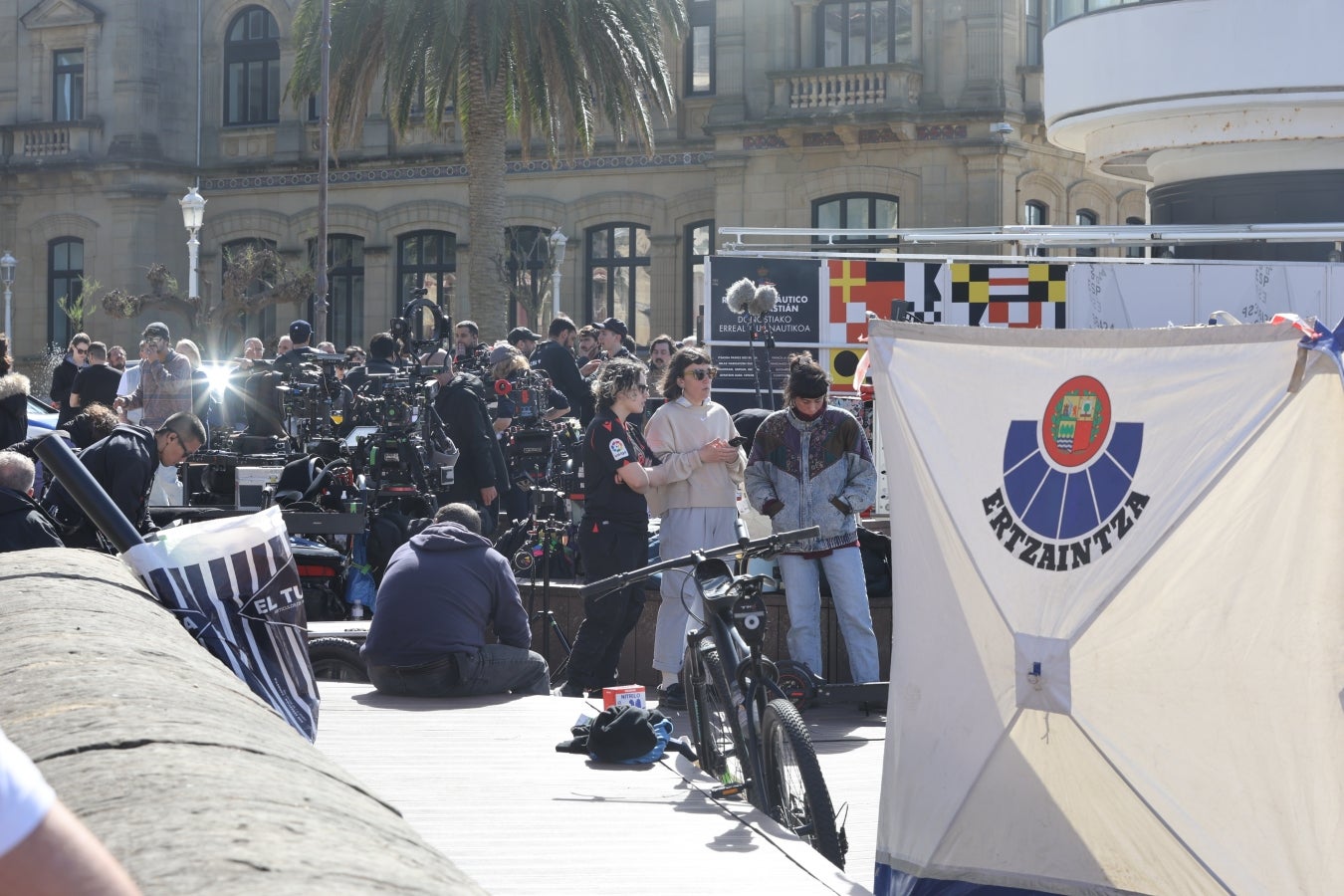 Rodaje en Donostia de la película 'Ya no quedan junglas adonde regresar' | El Diario Vasco