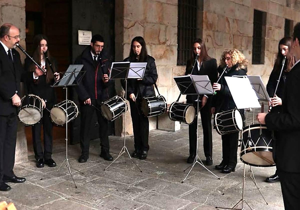 Concierto de los txistularis con un repertorio con sabor muy bergarés ...