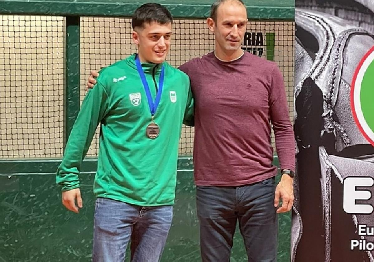Unax Manterola, campeón de trinquete, y Jon Jara, segundo en el torneo ...