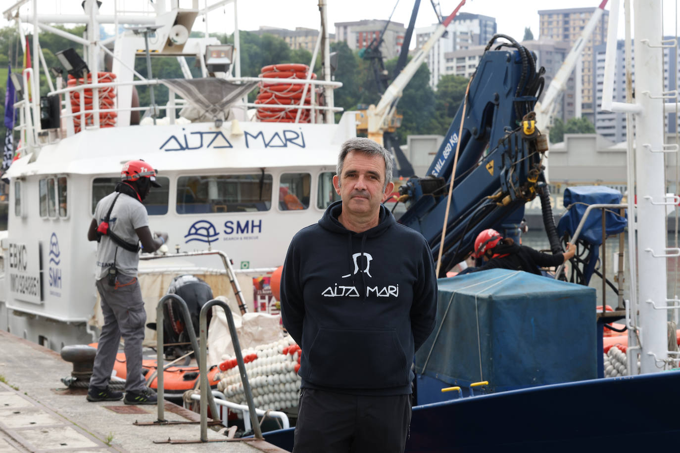 La partida del Aita Mari de Pasaia hacia el Mediterráneo | El Diario Vasco