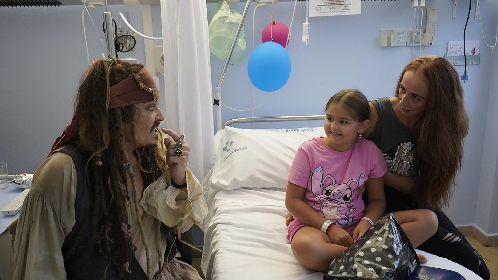 Johnny Depp en el hospital, la imagen que dio la vuelta al mundo | El ...