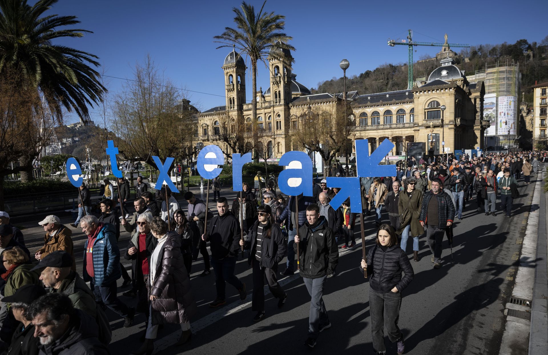 Sare exige en Donostia la excarcelación de los 133 presos de ETA | El ...