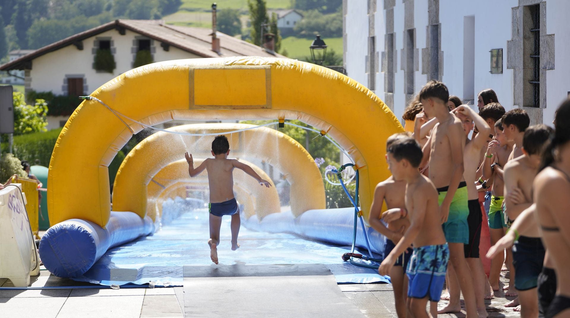 Bokep terharu saw Veronica advertising in the Northern