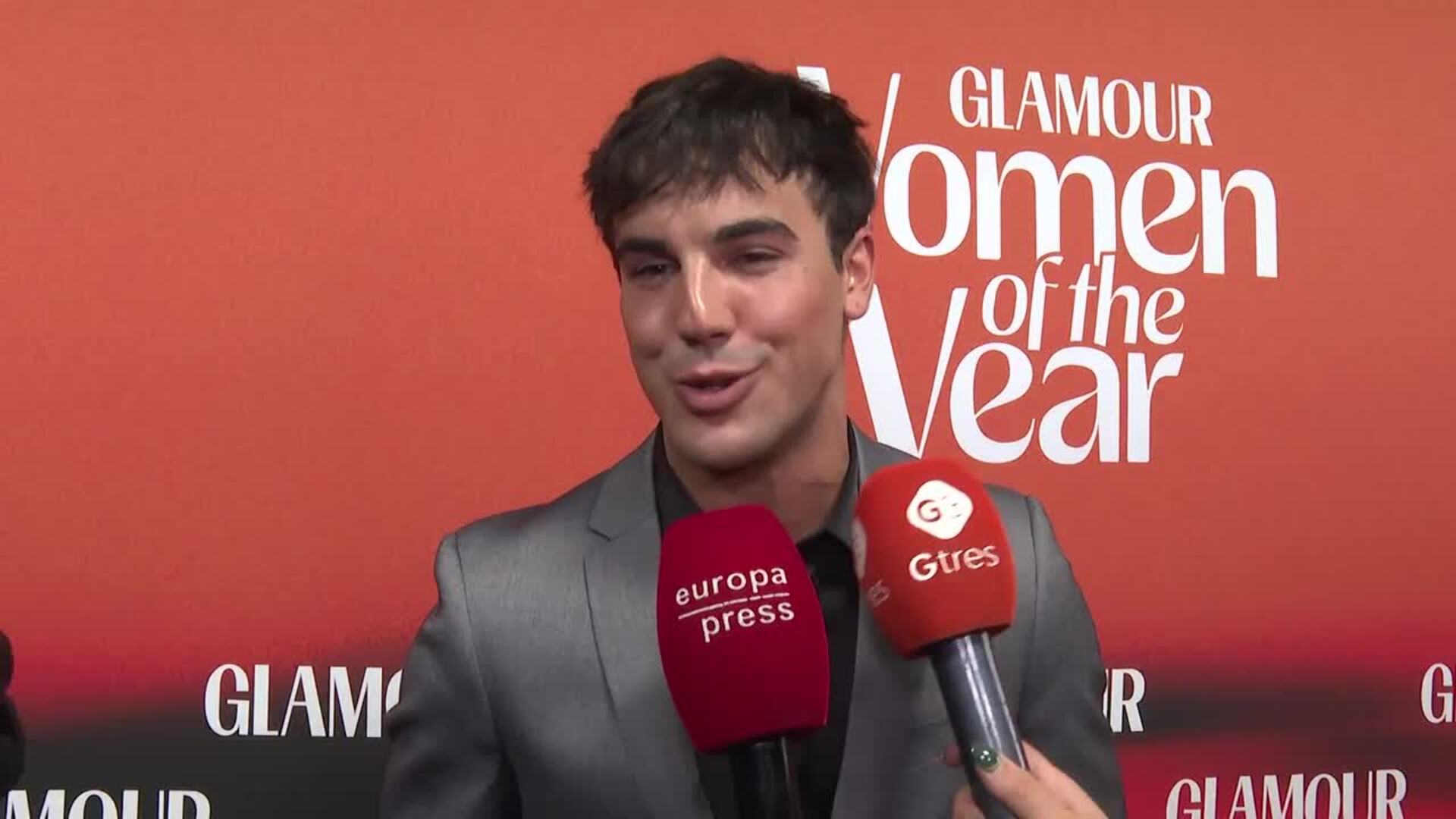 Ana Mena y Óscar Casas debutan como pareja 'oficial' en su primer aniversario de amor | El ...