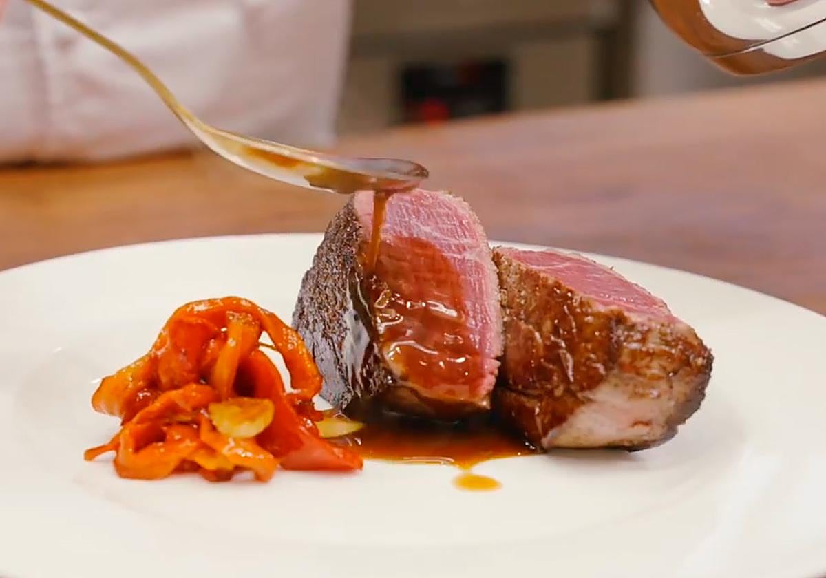 Receta de solomillo con pimientos de Aitor Santamaria | El Diario Vasco