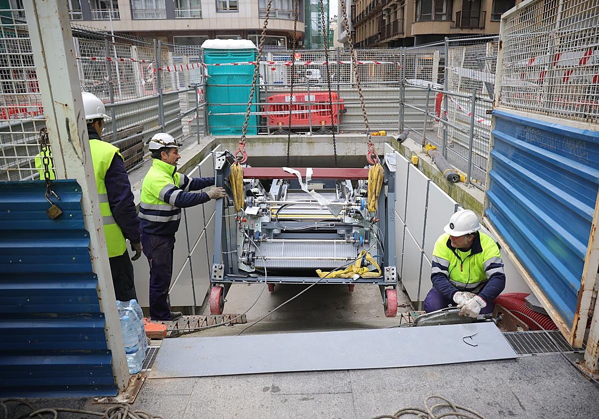 Empiezan a instalar las escaleras mecánicas del último acceso al nuevo ...