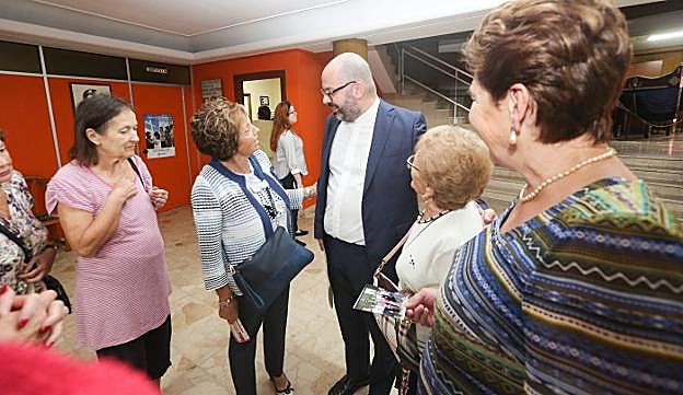 David Cuenca llega a Versalles a «filmar una película maravillosa» | El ...