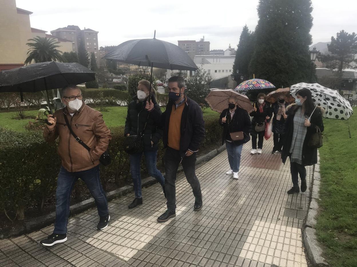 Coto denuncia el abandono de San Lázaro, Otero y Villafría y urge el ...