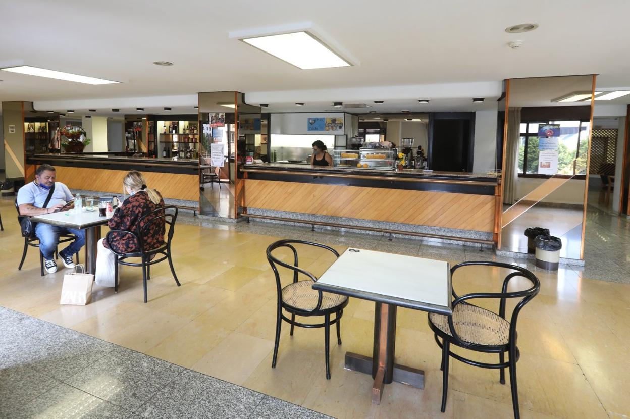El centro social de Las Meanas recupera la cafetería, cerrada desde la ...