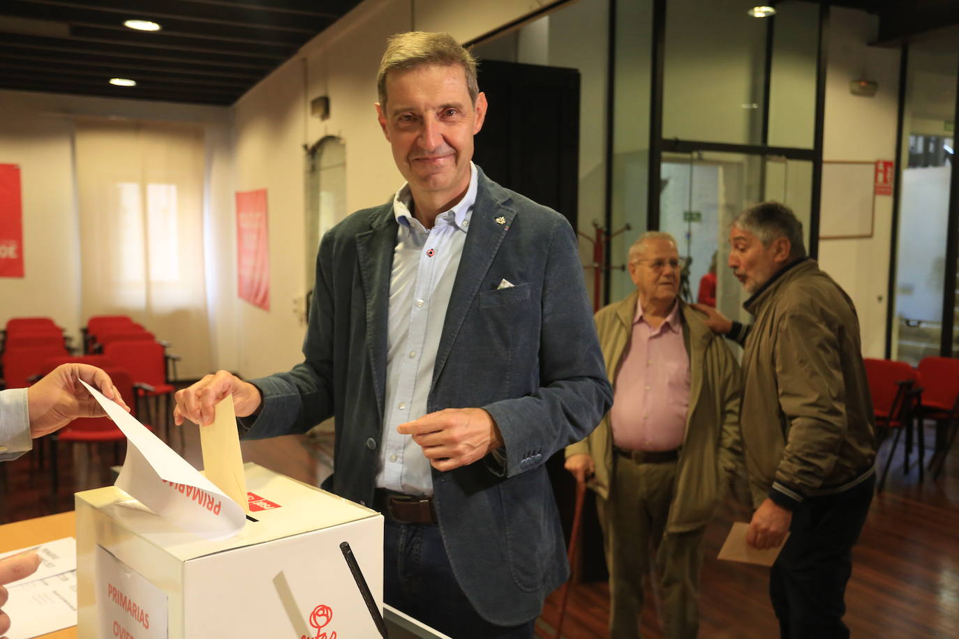 Carlos Fernández Llaneza será el candidato del PSOE a la Alcaldía de ... Carlos Fernández Llaneza será el candidato del PSOE a la Alcaldía de ...