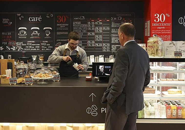 Banco Santander inaugura en Oviedo su primer 'Work Café' urbano de la región | El Comercio ...