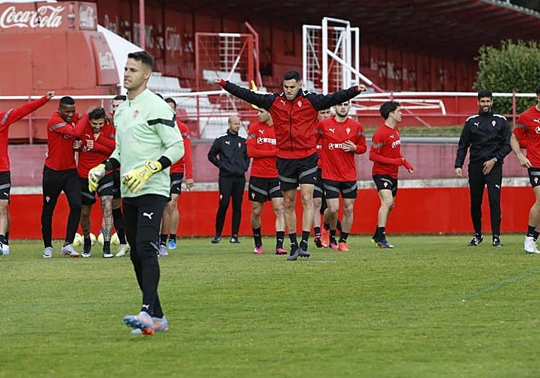 Precaución con los cambios por las fichas del filial | El Comercio: Diario de Asturias